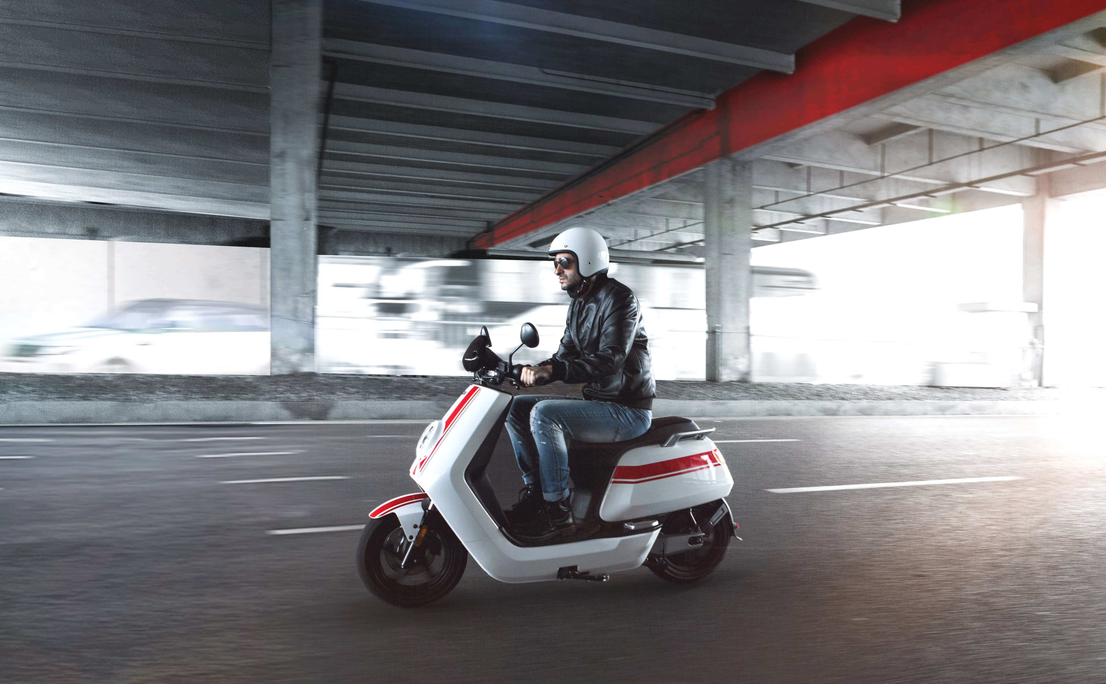 N-GT - NIU Electric Scooter